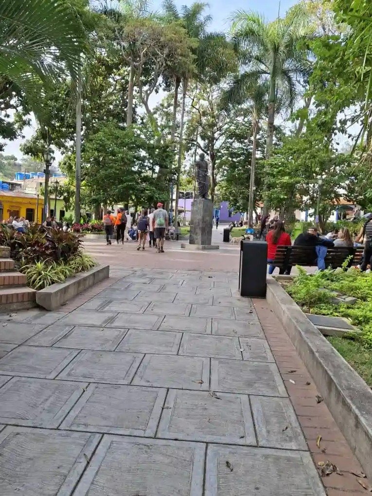 Pueblo de El Hatillo: Tradición Colonial y Dinamismo Económico en La ...